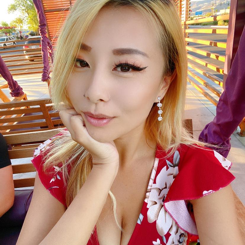 Raina Huang Visits Baltimore - Phillips Seafood Restaurants